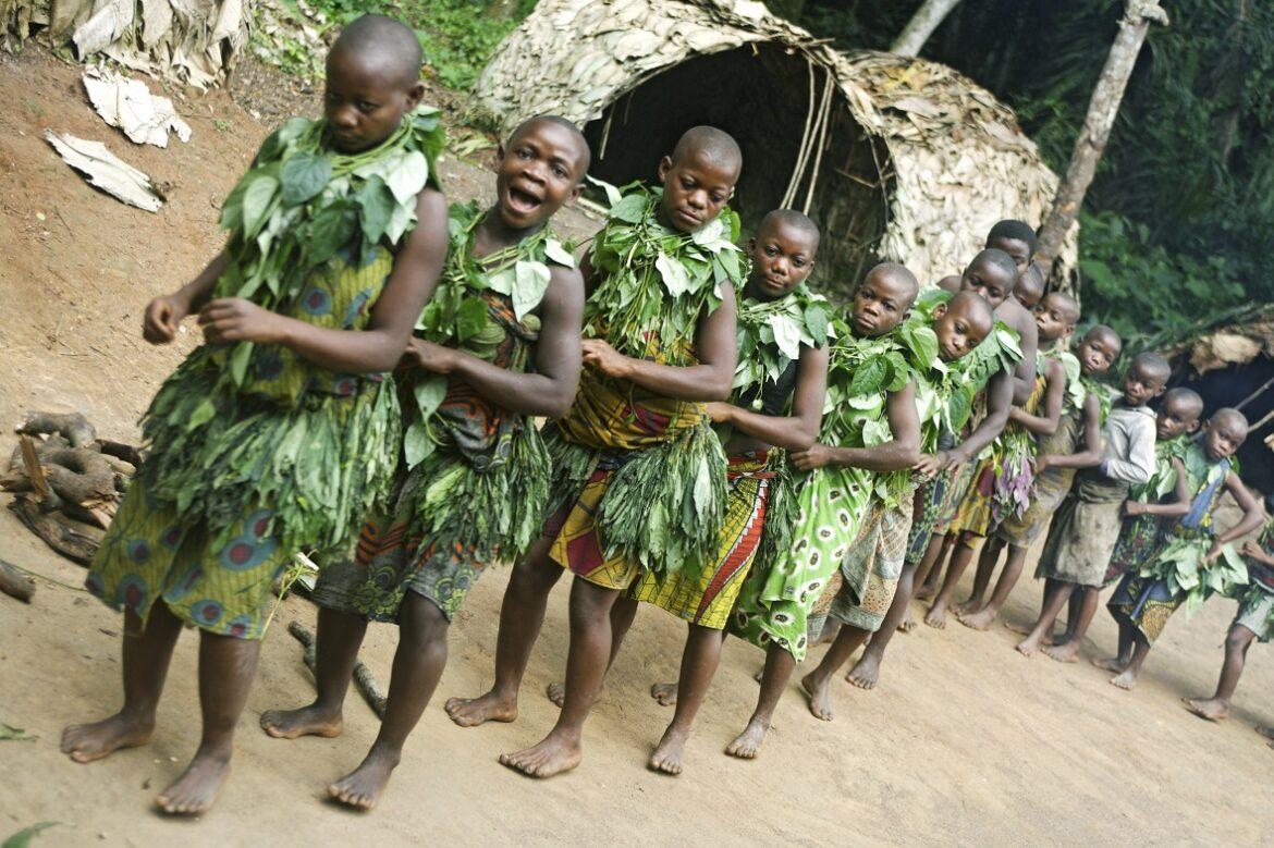 Pigmei, gli ultimi custodi della foresta – Rivista Africa